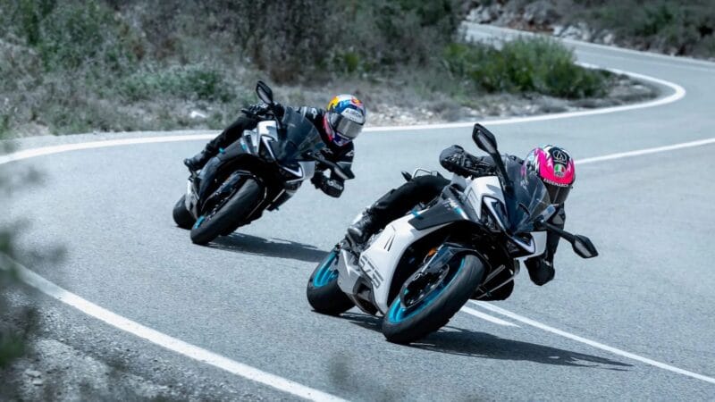 CFMOTO 675SR-R - Henger seg på segmentet for små R sykler ...